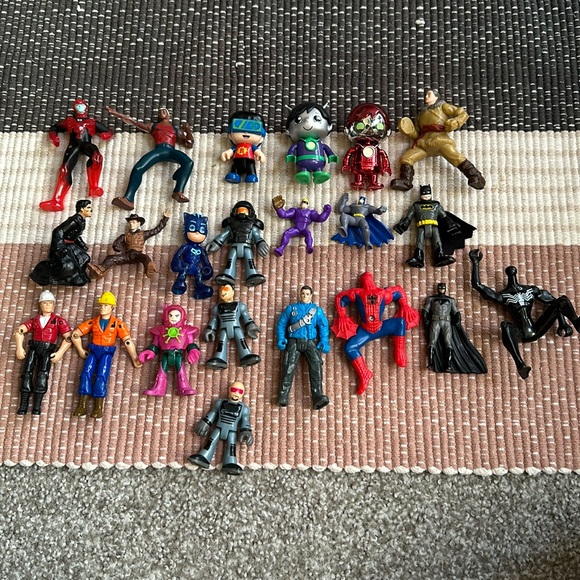 DC Comics | Toys | 5 For 2 Action Figure Large Bundle Of 22 Characters ...